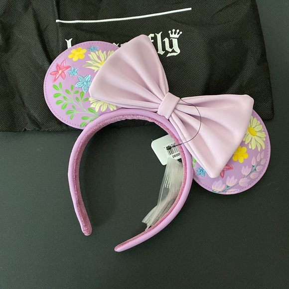 Loungefly | Accessories | Disney Loungefly Lilac Minnie Embroidered ...